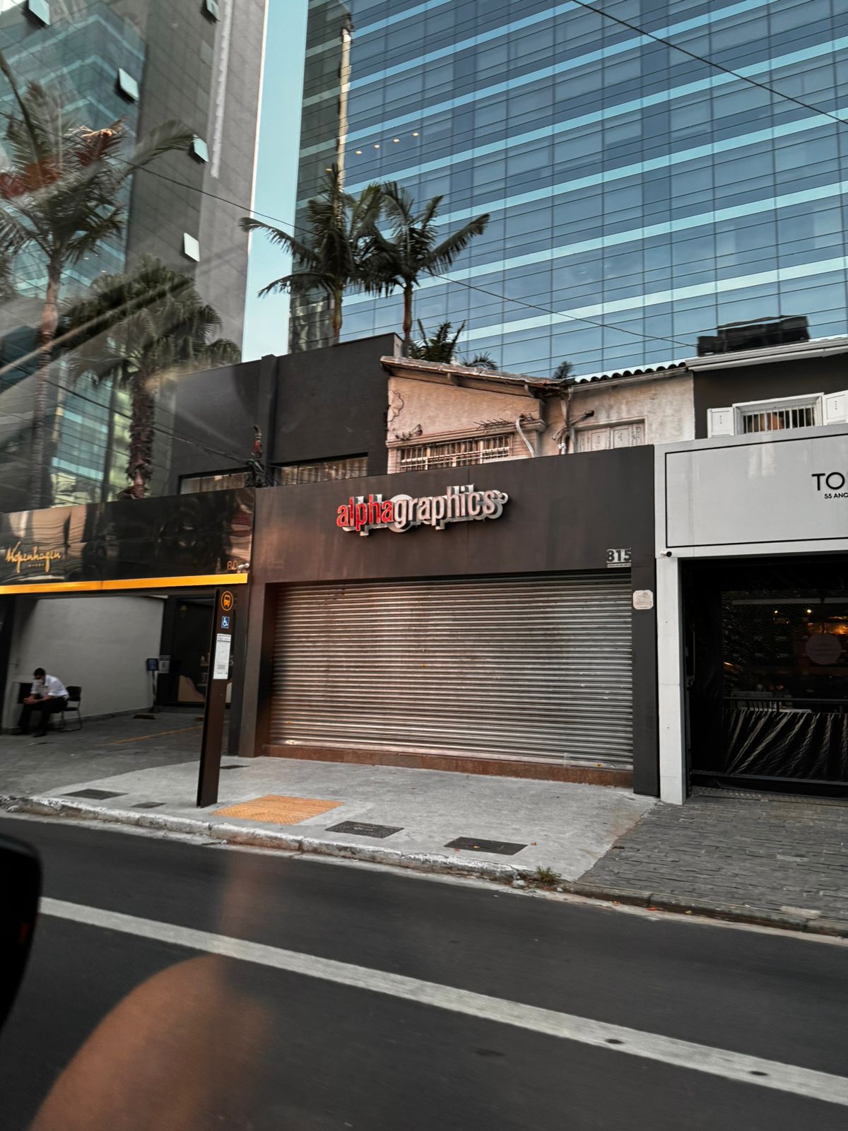 AlphaGraphics Jardins